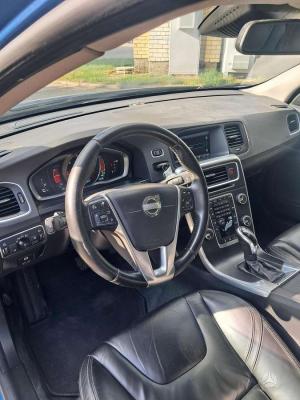 Blue Volvo V60 2014 in Kaunas, with an engine capacity of 1.56 L and mileage of 223 thousand km for 6550 €, photo 27 on AUTOMOTO.COM.LV