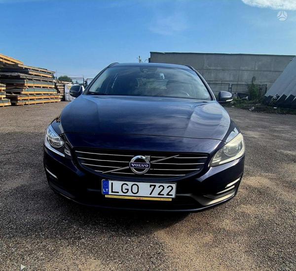 Blue Volvo V60 2014 in Vilnius, with an engine capacity of 1.60 L and mileage of 277 thousand km for 5699 €, photo 6 on AUTOMOTO.COM.LV