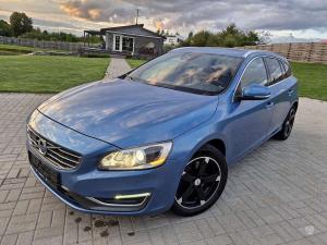 Zils Volvo V60 2014 Viļņa, ar dzinēja tilpumu 1.97 L un nobraukumu 218 tūkst. km par 8300 €, foto  vietnē AUTOMOTO.COM.LV
