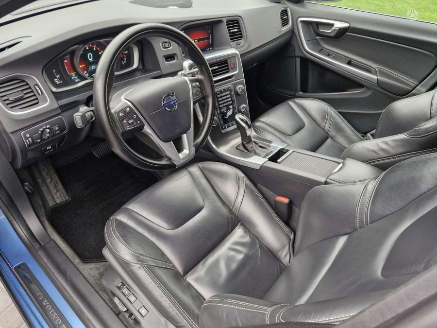 Zils Volvo V60 2014 Viļņa, ar dzinēja tilpumu 1.97 L un nobraukumu 218 tūkst. km par 8300 €, foto 8 vietnē AUTOMOTO.COM.LV