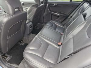 Zils Volvo V60 2014 Viļņa, ar dzinēja tilpumu 1.97 L un nobraukumu 218 tūkst. km par 8300 €, foto 12 vietnē AUTOMOTO.COM.LV