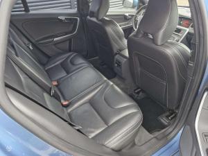 Zils Volvo V60 2014 Viļņa, ar dzinēja tilpumu 1.97 L un nobraukumu 218 tūkst. km par 8300 €, foto 13 vietnē AUTOMOTO.COM.LV