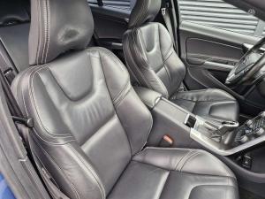 Zils Volvo V60 2014 Viļņa, ar dzinēja tilpumu 1.97 L un nobraukumu 218 tūkst. km par 8300 €, foto 17 vietnē AUTOMOTO.COM.LV