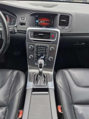 Zils Volvo V60 2014 Viļņa, ar dzinēja tilpumu 1.97 L un nobraukumu 218 tūkst. km par 8300 €, foto 20 vietnē AUTOMOTO.COM.LV