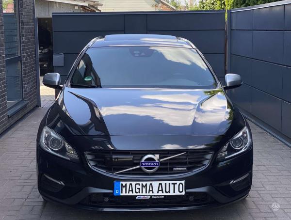Blue Volvo V60 2014 in Marijampole, with an engine capacity of 2.40 L and mileage of 279 thousand km for 7950 €, photo 4 on AUTOMOTO.COM.LV