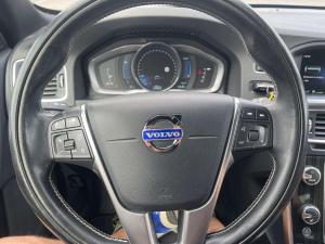 Blue Volvo V60 2014 in Kaunas, with an engine capacity of 2.40 L and mileage of 294 thousand km for 5950 €, photo 20 on AUTOMOTO.COM.LV