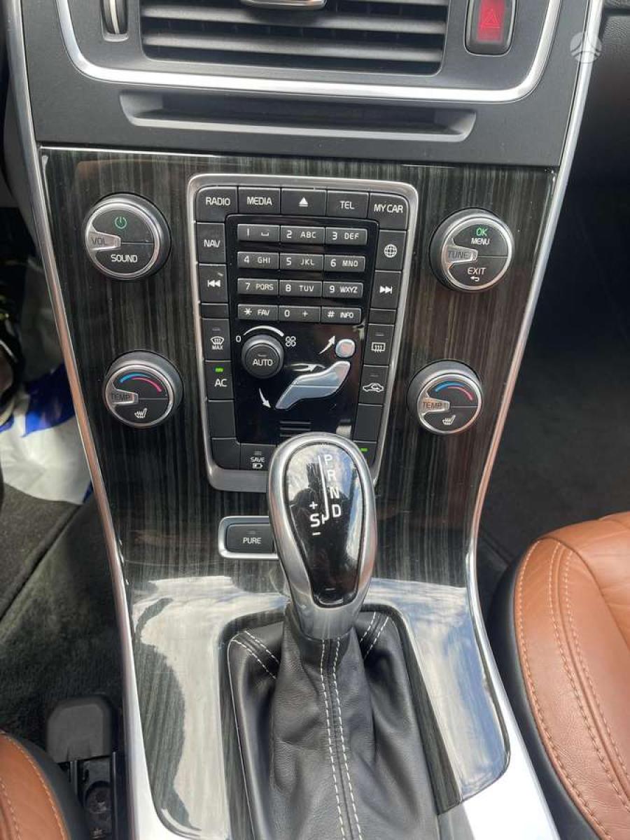 Blue Volvo V60 2014 in Kaunas, with an engine capacity of 2.40 L and mileage of 294 thousand km for 5950 €, photo 23 on AUTOMOTO.COM.LV
