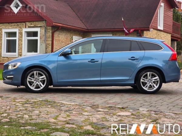 Blue Volvo V60 2014 in Riga, with an engine capacity of 2.00 L and mileage of 339 thousand km for 6850 €, photo 3 on AUTOMOTO.COM.LV