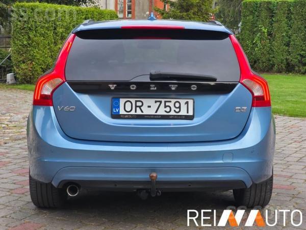 Blue Volvo V60 2014 in Riga, with an engine capacity of 2.00 L and mileage of 339 thousand km for 6850 €, photo 5 on AUTOMOTO.COM.LV