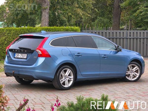 Blue Volvo V60 2014 in Riga, with an engine capacity of 2.00 L and mileage of 339 thousand km for 6850 €, photo 6 on AUTOMOTO.COM.LV