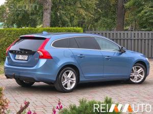 Zils Volvo V60 2014 Rīga, ar dzinēja tilpumu 2.00 L un nobraukumu 339 tūkst. km par 6850 €, foto 6 vietnē AUTOMOTO.COM.LV