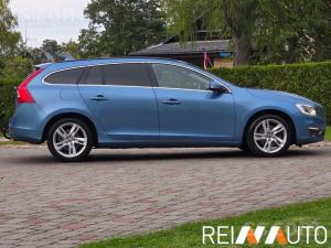 Zils Volvo V60 2014 Rīga, ar dzinēja tilpumu 2.00 L un nobraukumu 339 tūkst. km par 6850 €, foto 7 vietnē AUTOMOTO.COM.LV