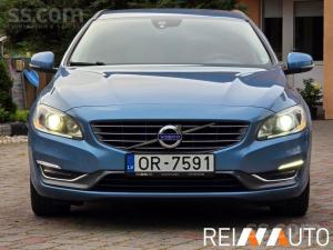 Zils Volvo V60 2014 Rīga, ar dzinēja tilpumu 2.00 L un nobraukumu 339 tūkst. km par 6850 €, foto 9 vietnē AUTOMOTO.COM.LV