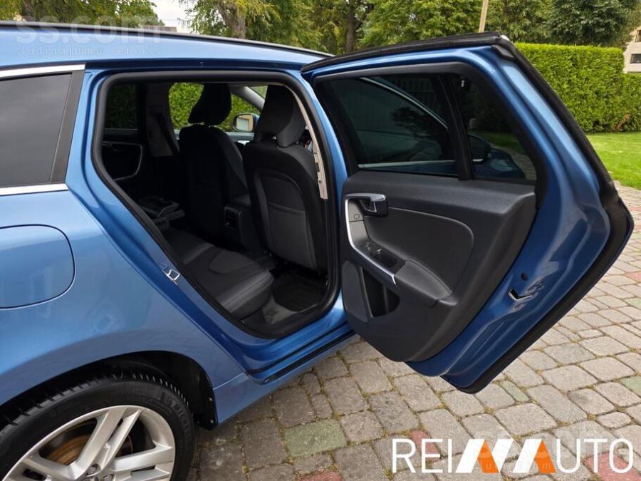 Zils Volvo V60 2014 Rīga, ar dzinēja tilpumu 2.00 L un nobraukumu 339 tūkst. km par 6850 €, foto 13 vietnē AUTOMOTO.COM.LV