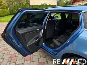 Zils Volvo V60 2014 Rīga, ar dzinēja tilpumu 2.00 L un nobraukumu 339 tūkst. km par 6850 €, foto 16 vietnē AUTOMOTO.COM.LV