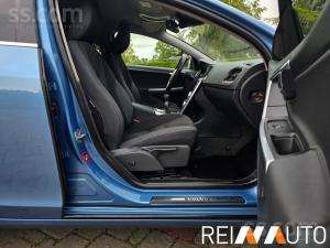 Zils Volvo V60 2014 Rīga, ar dzinēja tilpumu 2.00 L un nobraukumu 339 tūkst. km par 6850 €, foto 18 vietnē AUTOMOTO.COM.LV