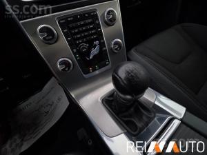 Zils Volvo V60 2014 Rīga, ar dzinēja tilpumu 2.00 L un nobraukumu 339 tūkst. km par 6850 €, foto 26 vietnē AUTOMOTO.COM.LV