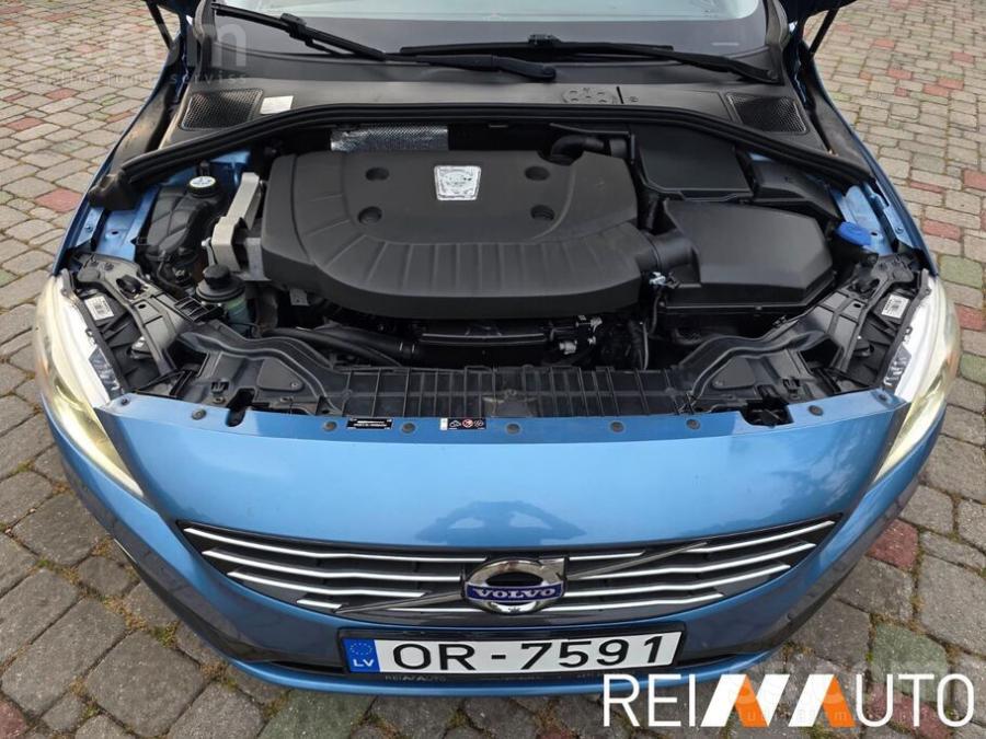 Zils Volvo V60 2014 Rīga, ar dzinēja tilpumu 2.00 L un nobraukumu 339 tūkst. km par 6850 €, foto 29 vietnē AUTOMOTO.COM.LV