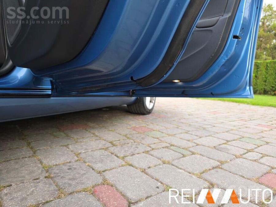 Zils Volvo V60 2014 Rīga, ar dzinēja tilpumu 2.00 L un nobraukumu 339 tūkst. km par 6850 €, foto 32 vietnē AUTOMOTO.COM.LV