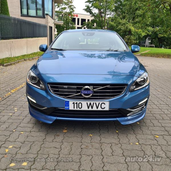 Zils Volvo V60 2014 Tartu, ar dzinēja tilpumu 2.40 L un nobraukumu 271 tūkst. km par 9300 €, foto 4 vietnē AUTOMOTO.COM.LV