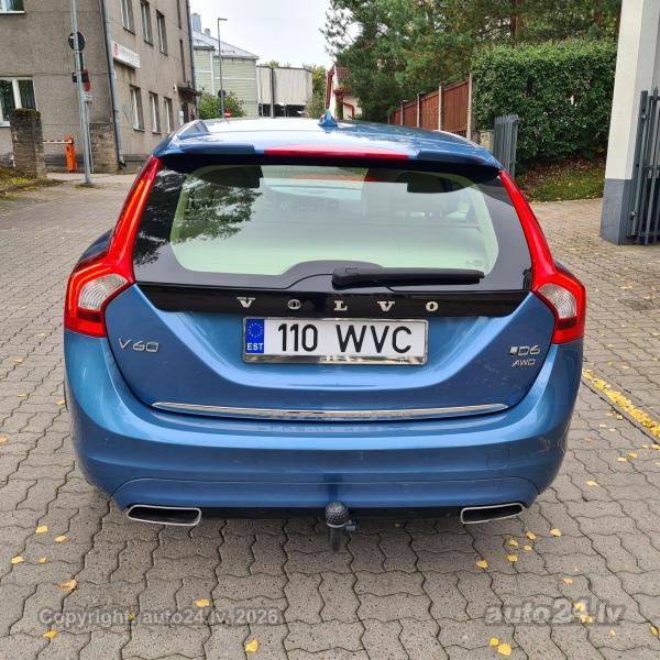 Zils Volvo V60 2014 Tartu, ar dzinēja tilpumu 2.40 L un nobraukumu 271 tūkst. km par 9300 €, foto 5 vietnē AUTOMOTO.COM.LV