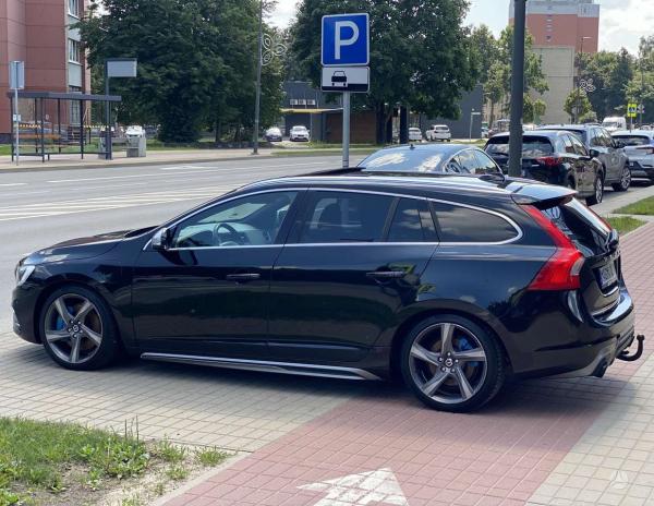 Blue Volvo V60 2014 in Marijampole, with an engine capacity of 2.40 L and mileage of 279 thousand km for 7950 €, photo 6 on AUTOMOTO.COM.LV