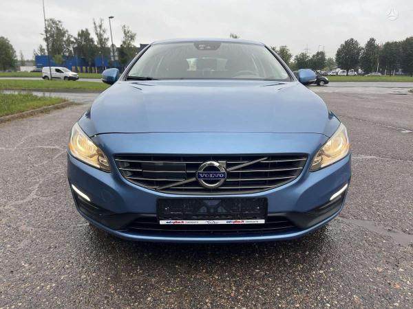 Blue Volvo V60 2014 in Kaunas, with an engine capacity of 1.97 L and mileage of 263 thousand km for 5650 €, photo 6 on AUTOMOTO.COM.LV