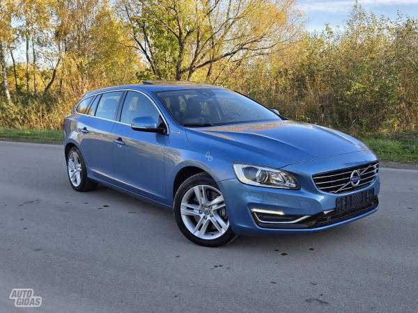 Zils Volvo V60 2014 Kauņa, ar dzinēja tilpumu 2.40 L un nobraukumu 206 tūkst. km par 7650 €, foto 1 vietnē AUTOMOTO.COM.LV