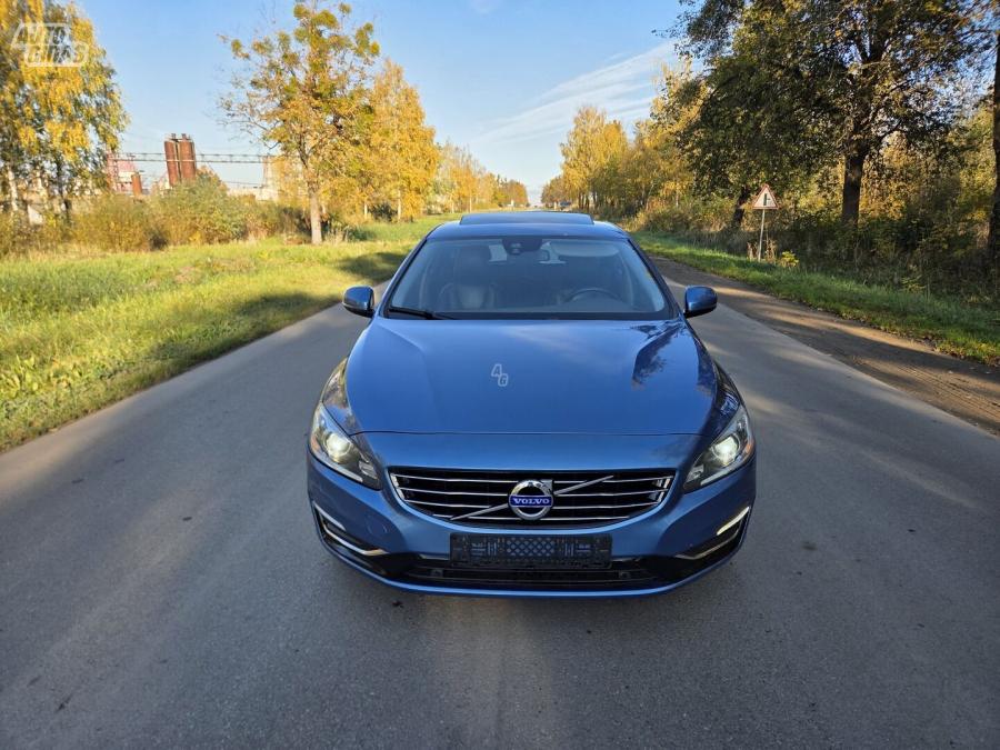 Blue Volvo V60 2014 in Kaunas, with an engine capacity of 2.40 L and mileage of 206 thousand km for 7650 €, photo 9 on AUTOMOTO.COM.LV
