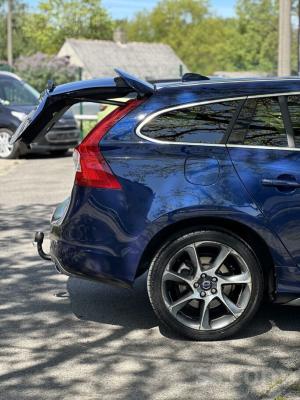 Blue Volvo V60 2015 in Riga, with an engine capacity of 2.00 L and mileage of 0 thousand km for 6790 €, photo 9 on AUTOMOTO.COM.LV
