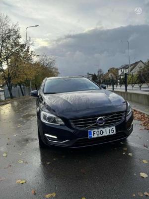 Zils Volvo V60 2015 Telšiai, ar dzinēja tilpumu 2.40 L un nobraukumu 271 tūkst. km par 7999 €, foto 2 vietnē AUTOMOTO.COM.LV