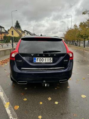 Zils Volvo V60 2015 Telšiai, ar dzinēja tilpumu 2.40 L un nobraukumu 271 tūkst. km par 7999 €, foto 5 vietnē AUTOMOTO.COM.LV