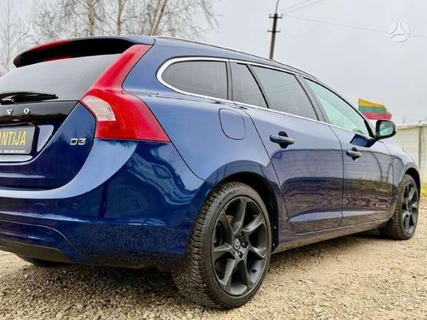 Zils Volvo V60 2015 Šauļi, ar dzinēja tilpumu 2.00 L un nobraukumu 270 tūkst. km par 8550 €, foto 8 vietnē AUTOMOTO.COM.LV