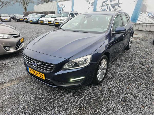 Zils Volvo V60 2015 Kauņa, ar dzinēja tilpumu 1.56 L un nobraukumu 267 tūkst. km par 6950 €, foto 1 vietnē AUTOMOTO.COM.LV