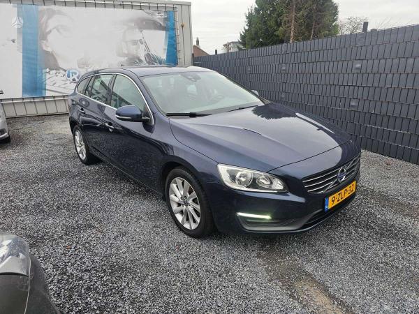 Zils Volvo V60 2015 Kauņa, ar dzinēja tilpumu 1.56 L un nobraukumu 267 tūkst. km par 6950 €, foto 2 vietnē AUTOMOTO.COM.LV