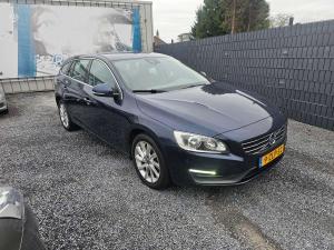 Zils Volvo V60 2015 Kauņa, ar dzinēja tilpumu 1.56 L un nobraukumu 267 tūkst. km par 6950 €, foto 2 vietnē AUTOMOTO.COM.LV