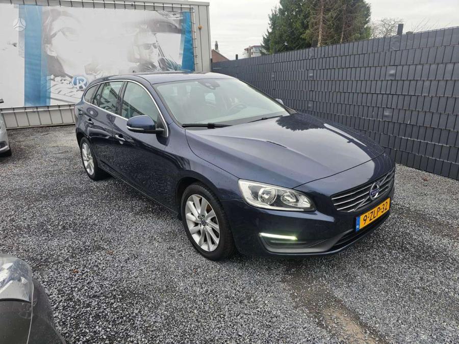 Zils Volvo V60 2015 Kauņa, ar dzinēja tilpumu 1.56 L un nobraukumu 267 tūkst. km par 6950 €, foto 2 vietnē AUTOMOTO.COM.LV