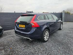 Zils Volvo V60 2015 Kauņa, ar dzinēja tilpumu 1.56 L un nobraukumu 267 tūkst. km par 6950 €, foto 4 vietnē AUTOMOTO.COM.LV