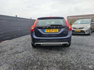 Zils Volvo V60 2015 Kauņa, ar dzinēja tilpumu 1.56 L un nobraukumu 267 tūkst. km par 6950 €, foto 5 vietnē AUTOMOTO.COM.LV