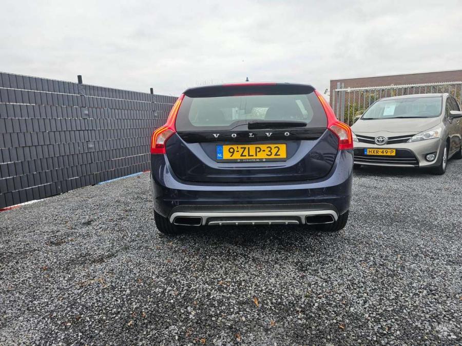 Zils Volvo V60 2015 Kauņa, ar dzinēja tilpumu 1.56 L un nobraukumu 267 tūkst. km par 6950 €, foto 5 vietnē AUTOMOTO.COM.LV