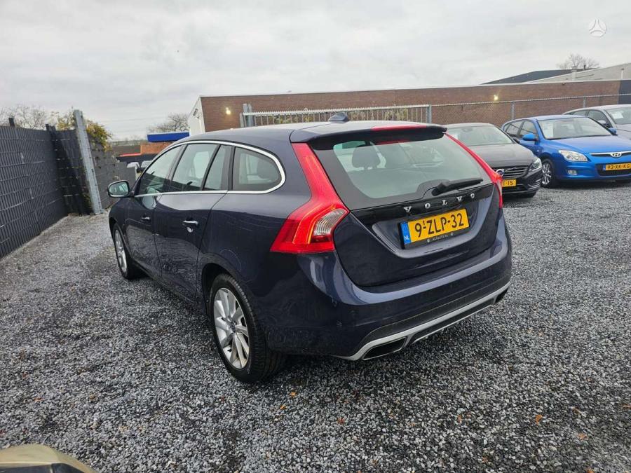 Zils Volvo V60 2015 Kauņa, ar dzinēja tilpumu 1.56 L un nobraukumu 267 tūkst. km par 6950 €, foto 6 vietnē AUTOMOTO.COM.LV