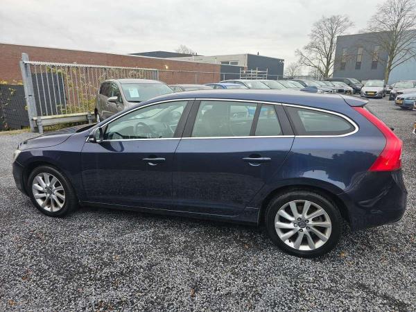 Zils Volvo V60 2015 Kauņa, ar dzinēja tilpumu 1.56 L un nobraukumu 267 tūkst. km par 6950 €, foto 7 vietnē AUTOMOTO.COM.LV