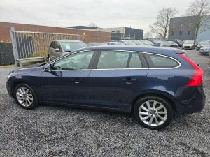 Zils Volvo V60 2015 Kauņa, ar dzinēja tilpumu 1.56 L un nobraukumu 267 tūkst. km par 6950 €, foto 7 vietnē AUTOMOTO.COM.LV