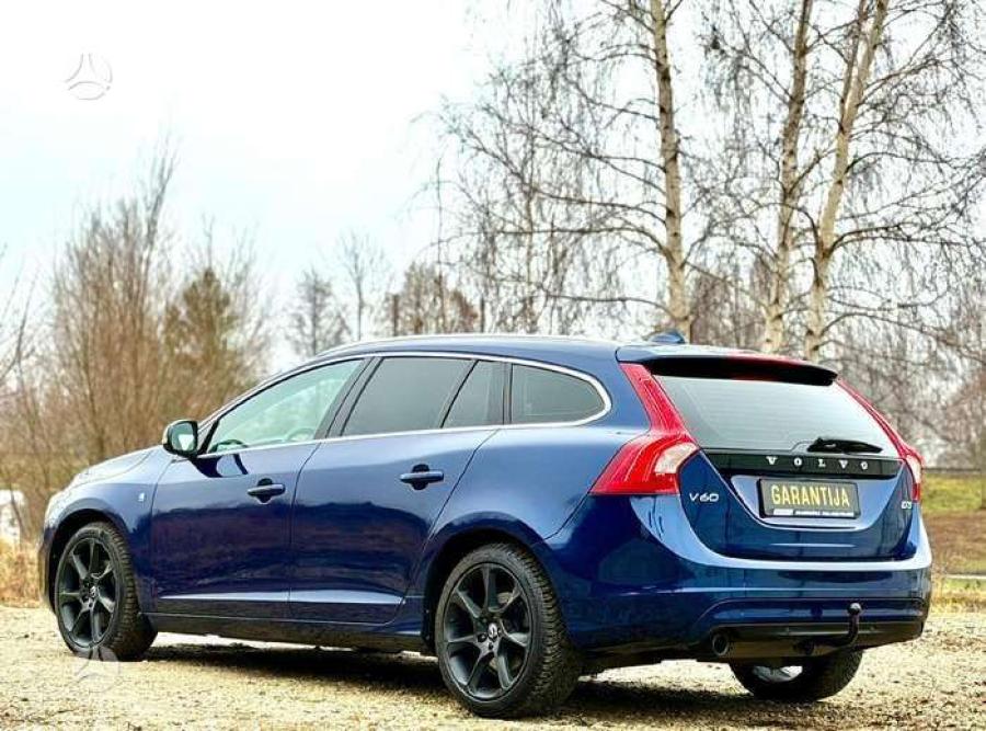Zils Volvo V60 2015 Šauļi, ar dzinēja tilpumu 2.00 L un nobraukumu 270 tūkst. km par 8550 €, foto 3 vietnē AUTOMOTO.COM.LV