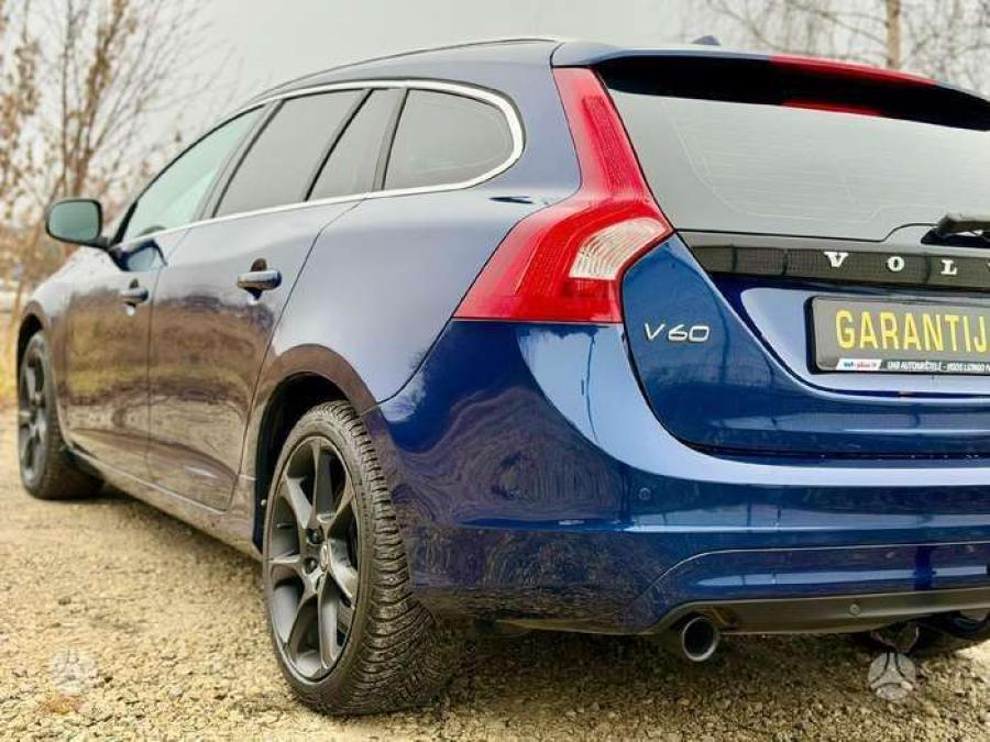 Zils Volvo V60 2015 Šauļi, ar dzinēja tilpumu 2.00 L un nobraukumu 270 tūkst. km par 8550 €, foto 7 vietnē AUTOMOTO.COM.LV