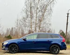 Zils Volvo V60 2015 Šauļi, ar dzinēja tilpumu 2.00 L un nobraukumu 270 tūkst. km par 8550 €, foto 13 vietnē AUTOMOTO.COM.LV