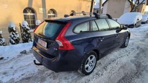 Blue Volvo V60 2015 in Vilnius, with an engine capacity of 1.98 L and mileage of 300 thousand km for 6200 €, photo 5 on AUTOMOTO.COM.LV