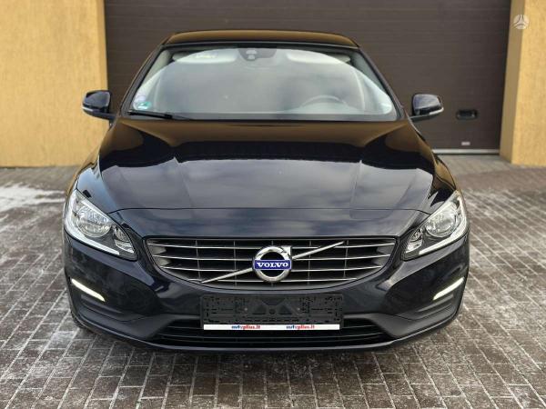 Zils Volvo V60 2015 Alīta, ar dzinēja tilpumu 2.40 L un nobraukumu 289 tūkst. km par 7500 €, foto 2 vietnē AUTOMOTO.COM.LV
