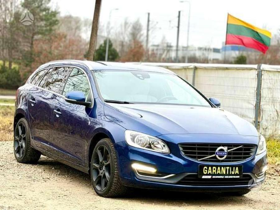 Blue Volvo V60 2015 in Siauliai, with an engine capacity of 2.00 L and mileage of 270 thousand km for 8550 €, photo 17 on AUTOMOTO.COM.LV