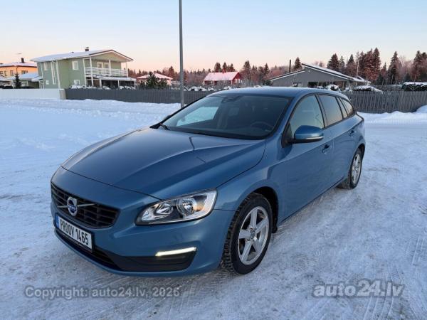 Zils Volvo V60 2015 Tallina, ar dzinēja tilpumu 2.00 L un nobraukumu 273 tūkst. km par 7690 €, foto 1 vietnē AUTOMOTO.COM.LV